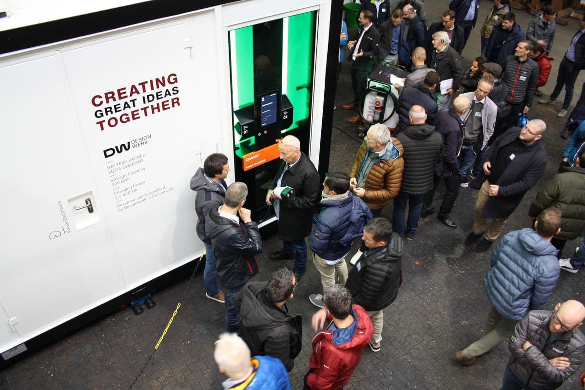 Designwerk zeigt Mega-Charger für Elektro-Lkw | Elektroauto-News.net