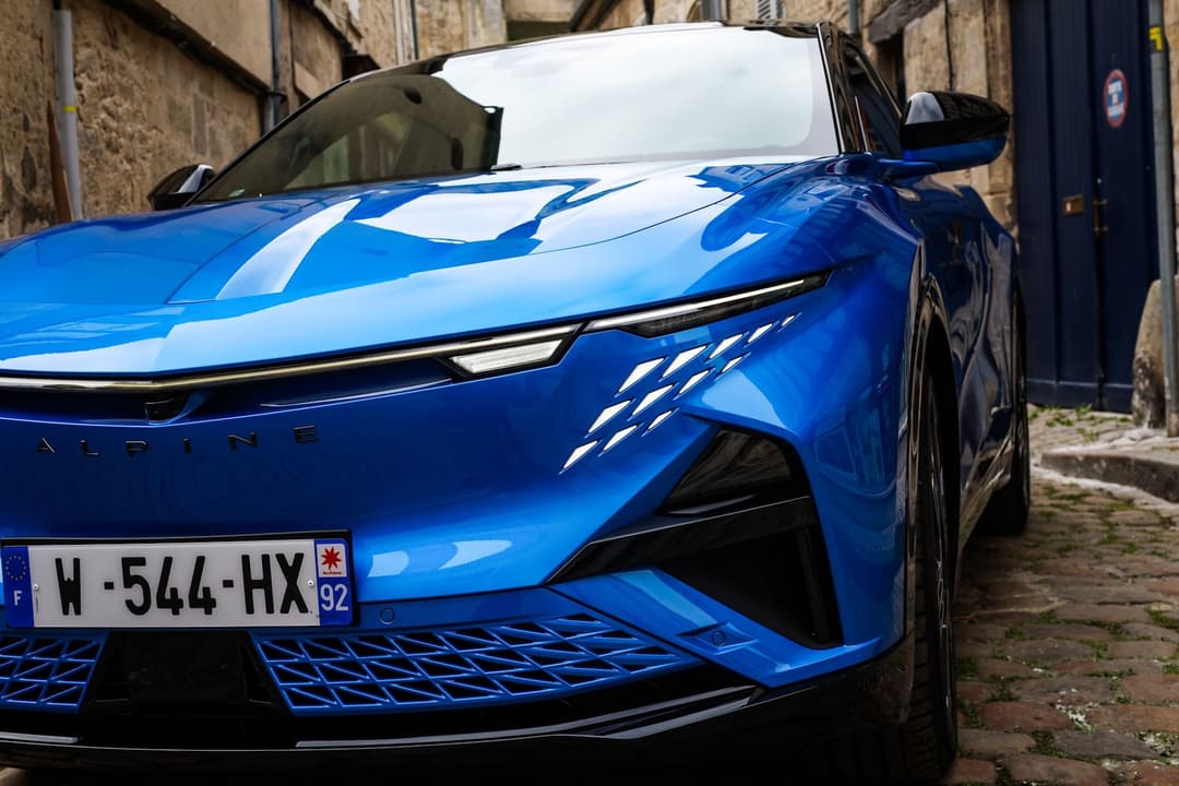 Alpine soll gleich zwei neue Elektro-Roadster planen